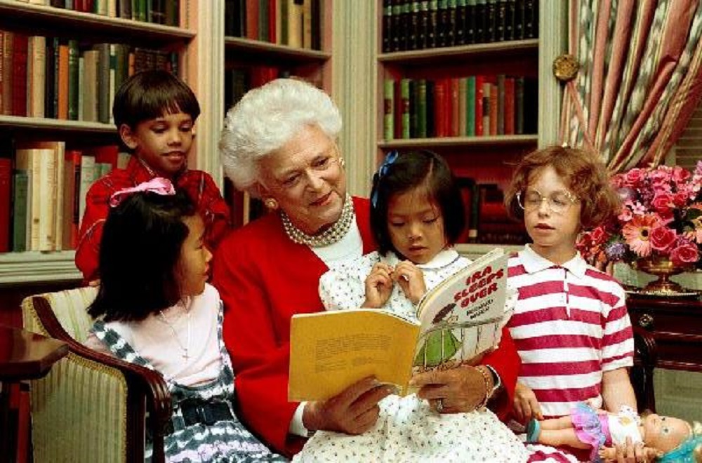 Barbara Bush, Mother And Wife Of Presidents, Dies at 92