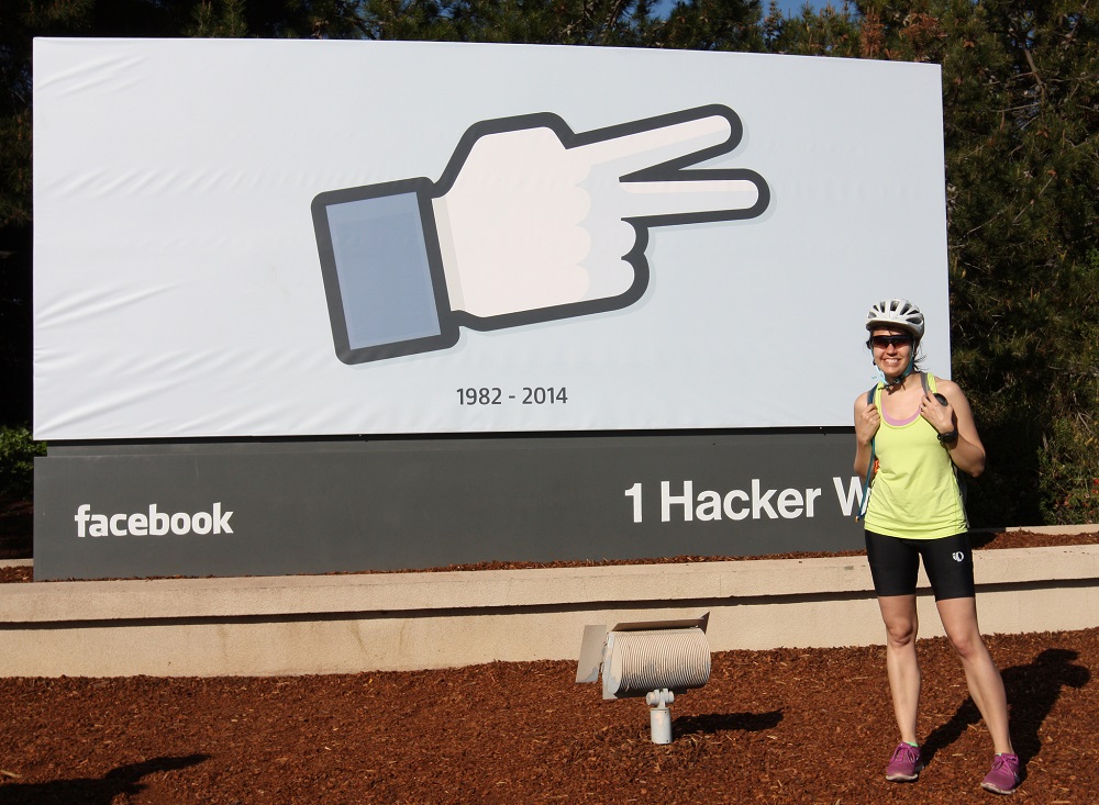 5 Things Facebook Statuses Can Tell Us About The Pursuit Of Happiness