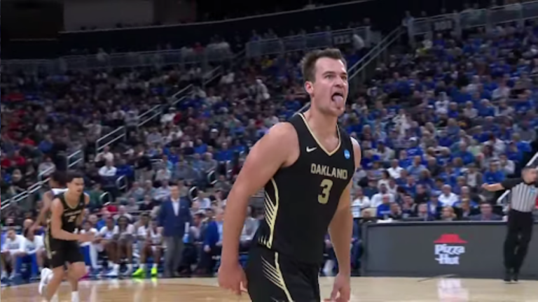 Hillsdale Transfer Leads Oakland In Upset Victory Over Kentucky